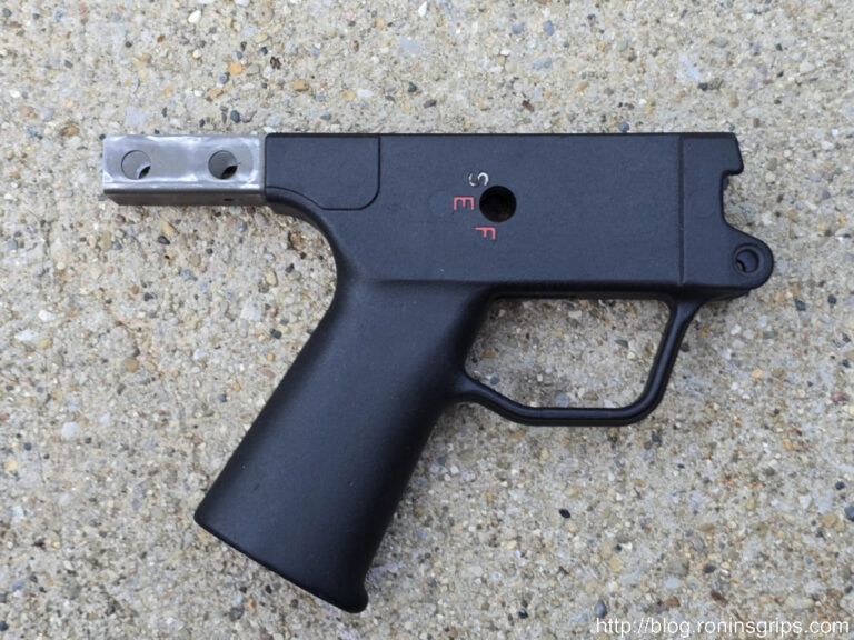 HK91 / G3 Navy Style SEF Grip - Push Pin - Surplus, Good Condition