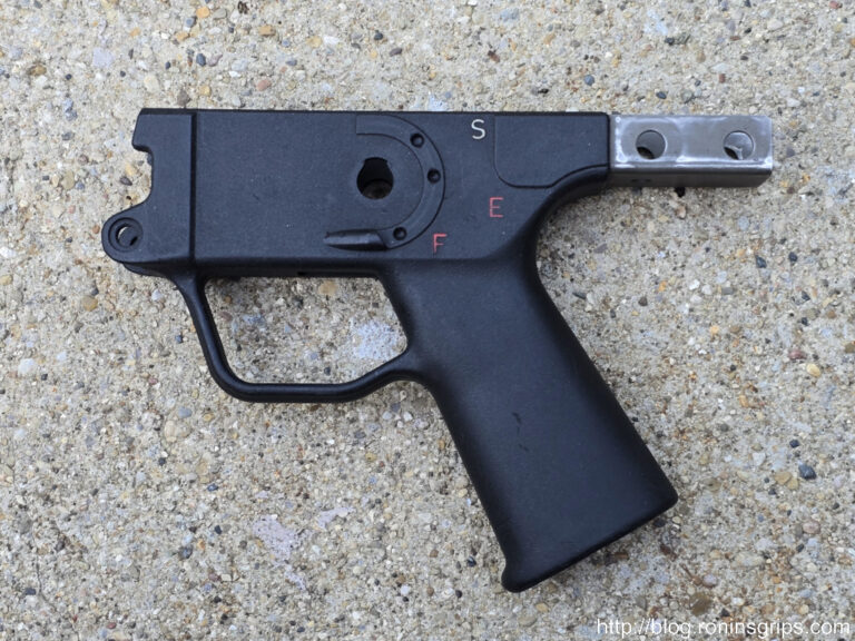 HK91 / G3 Navy Style SEF Grip - Push Pin - Surplus, Good Condition